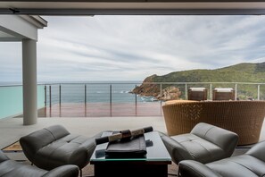 Quarto Duplo Lua de Mel, 1 cama de casal, vista para o oceano | Vista da varanda