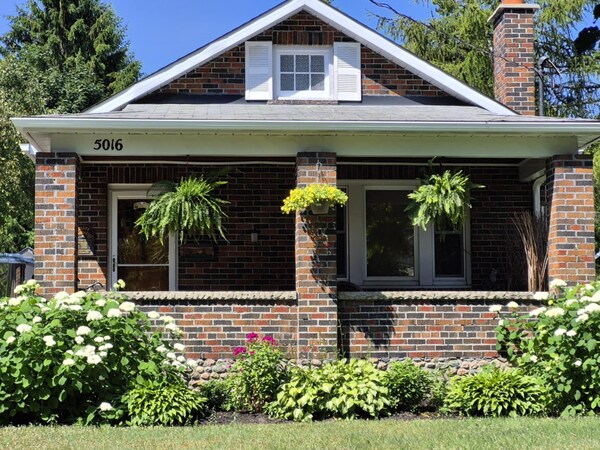 Susan's Sanctuary Bed & Breakfast - Clarington