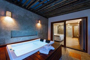 Quarto Duplo com Banheira de Hidromassagem e Terraço - Predio 2 | Banheira de hidromassagem