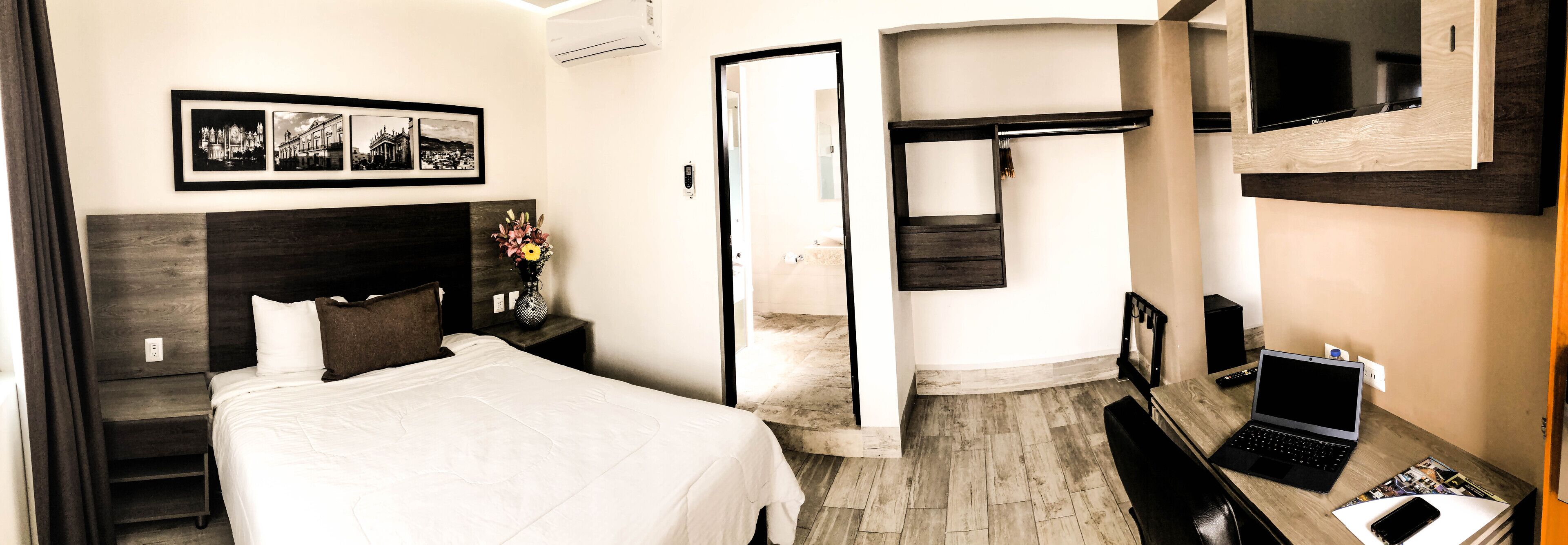 Quarto executivo | Cofres nos quartos, escrivaninha, Wi-Fi de cortesia, roupa de cama