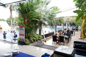 Pequenos-almoços, almoços, jantares servidos, cozinha tailandesa 