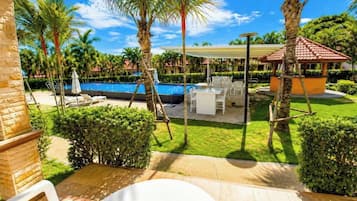 Villa Pool View | Vista do quarto
