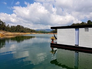 Cabine (Floating) | Lago