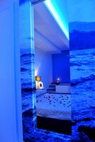 Quarto Duplo Superior | Roupa de alta qualidade, secretária, quartos insonorizados 