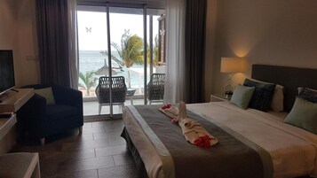 Frigobar, cofres nos quartos, ferros/tábuas de passar roupa