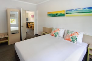 Apartamento, 1 quarto | Escrivaninha, Wi-Fi de cortesia, roupa de cama
