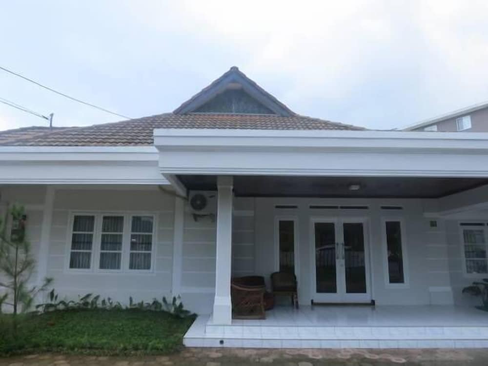 Elenor's Home At Eyckman - Bandung