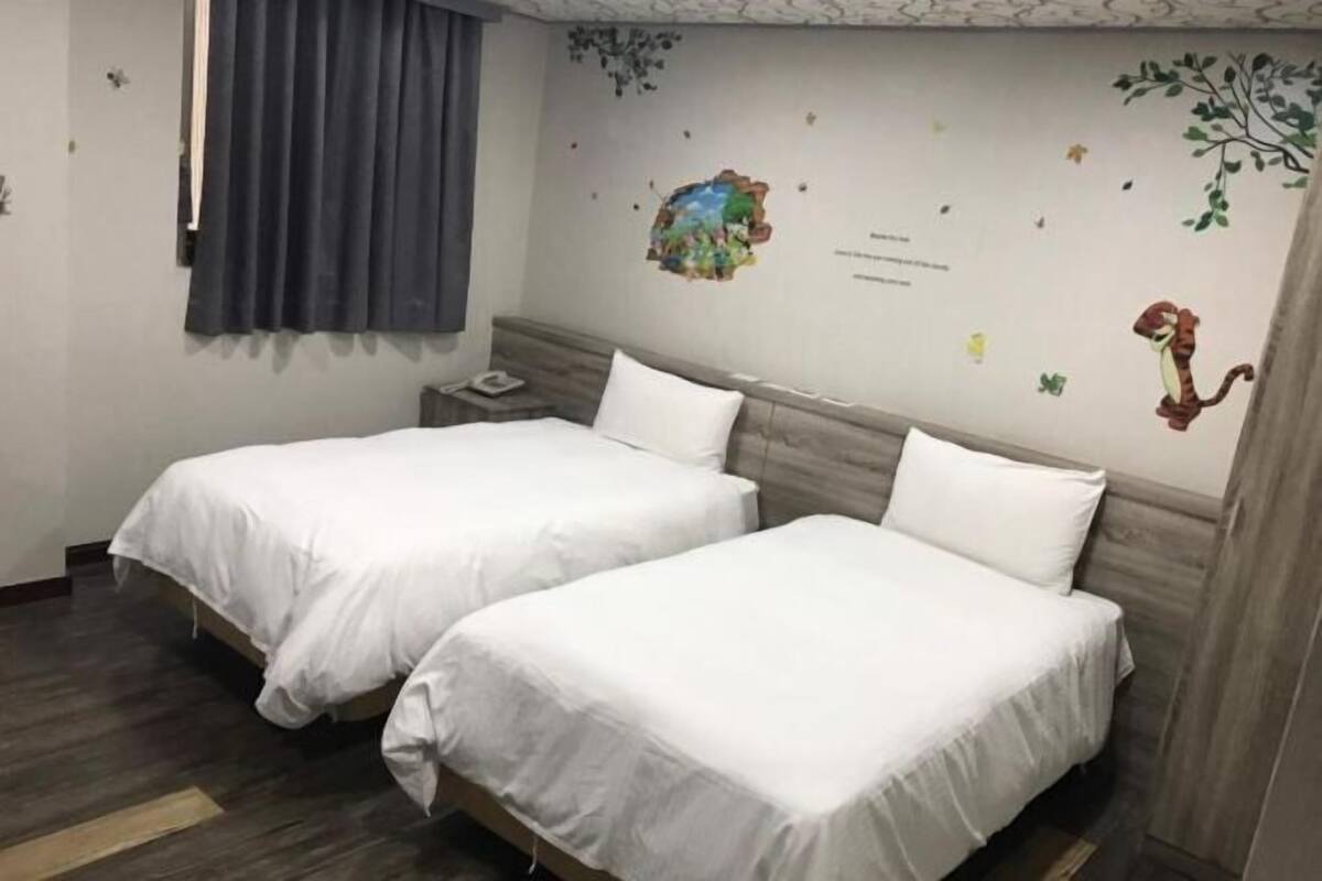 Roupas de cama antialérgicas, edredons de pluma, escrivaninha