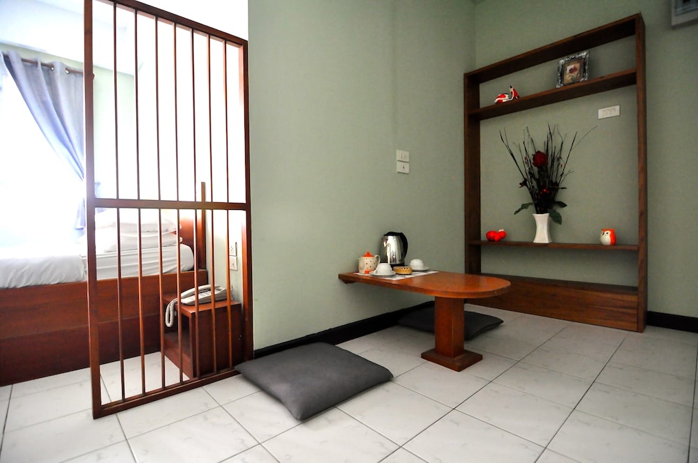 The Living Room Serviced Apartment - Bangkok