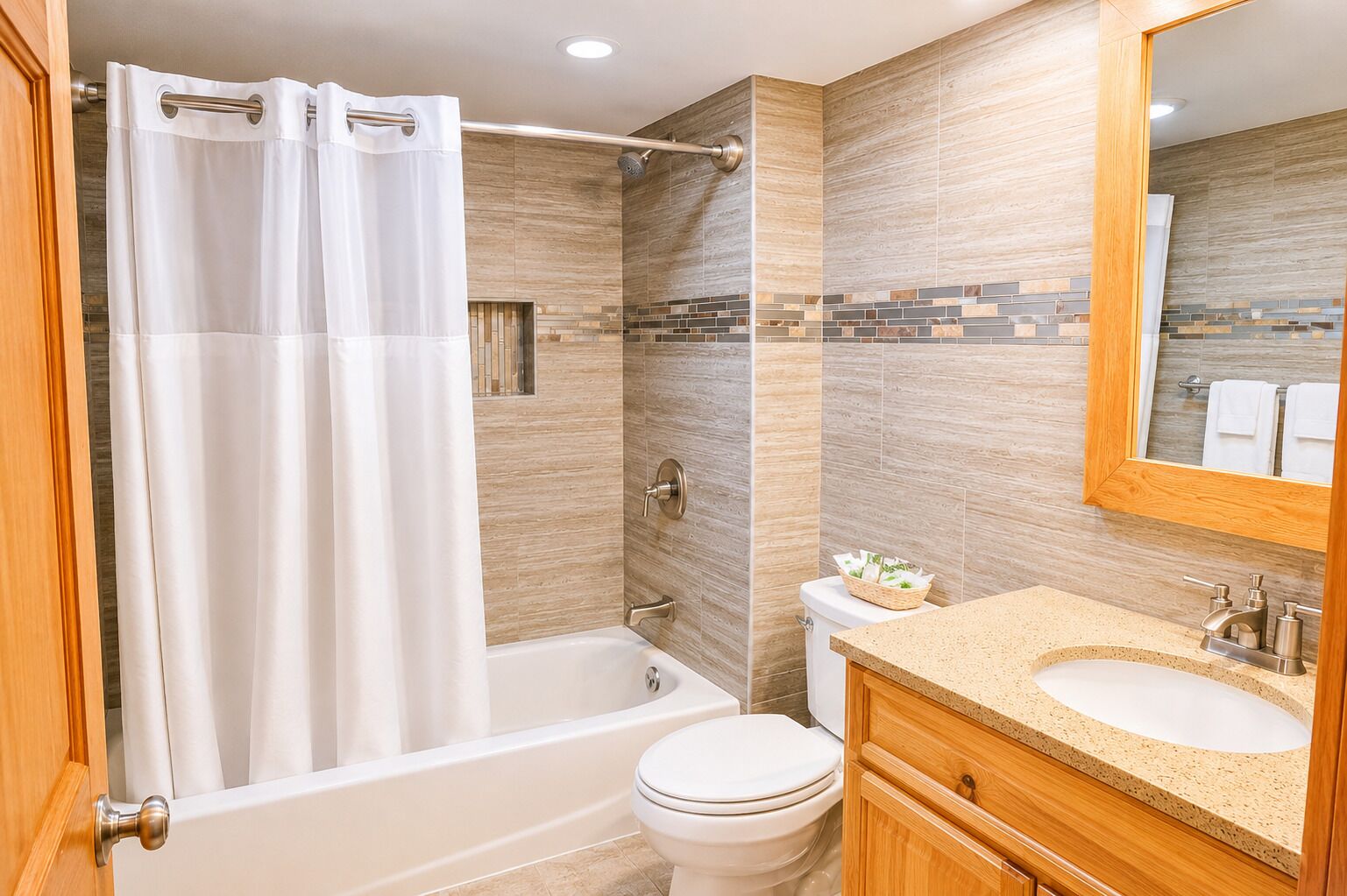 Suite Familiar, 3 quartos, cozinha | Casa de banho | Um polibã, um secador de cabelo, toalhas fornecidas 
