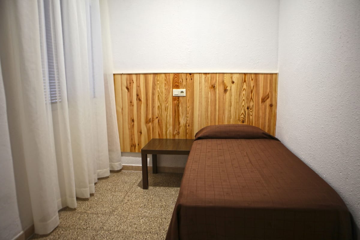 Quarto Individual | Ferro/tábua de engomar, Wi-fi, roupa de cama fornecida