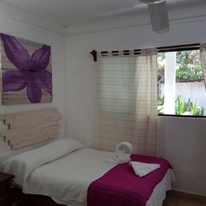 Love Double Room | Ferro/tábua de engomar, berços/camas para crianças grátis, Wi-fi grátis 
