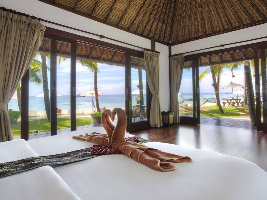 Quarto de Luxo, em frente à praia (Balinese Luxury Beachfront) | Cofre no quarto, cortinas/cortinados opacos