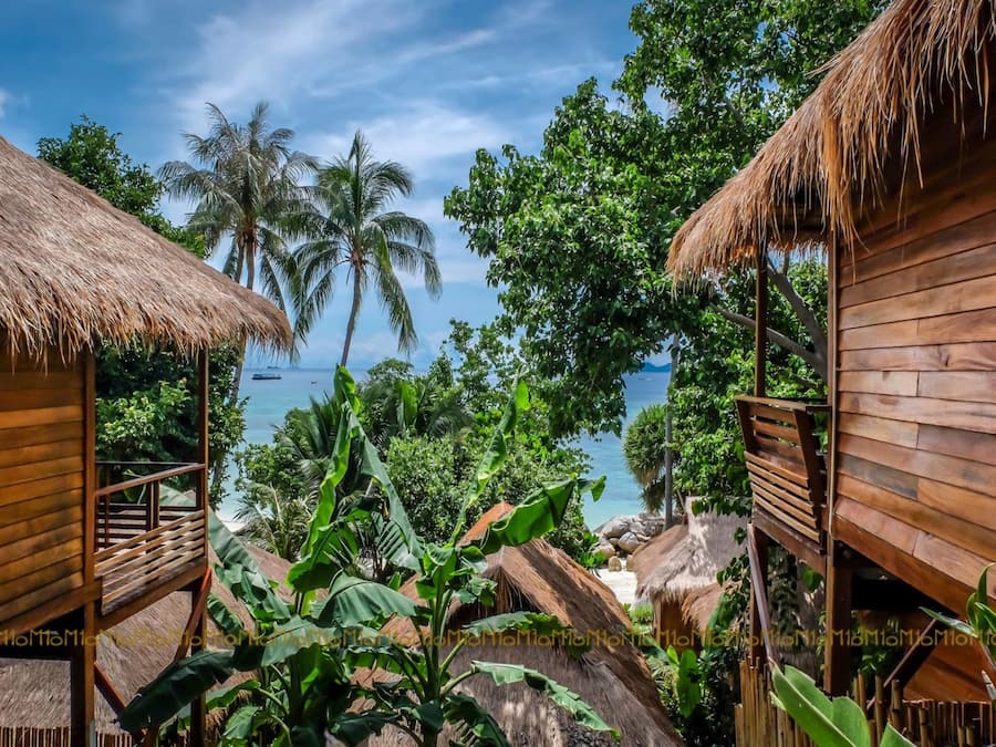 Bungalow (Grandview) | Cofre no quarto, secretária