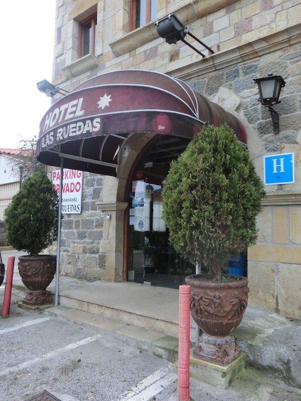 Hotel Las Ruedas - Colindres