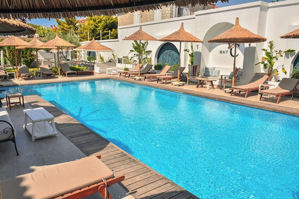 Bay C Hotel - Alaçatı