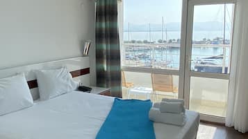 Quarto Standard, 1 cama de casal ou 2 camas individuais, varanda, vista para o mar | 1 quarto, minibar, cofre no quarto, quartos insonorizados