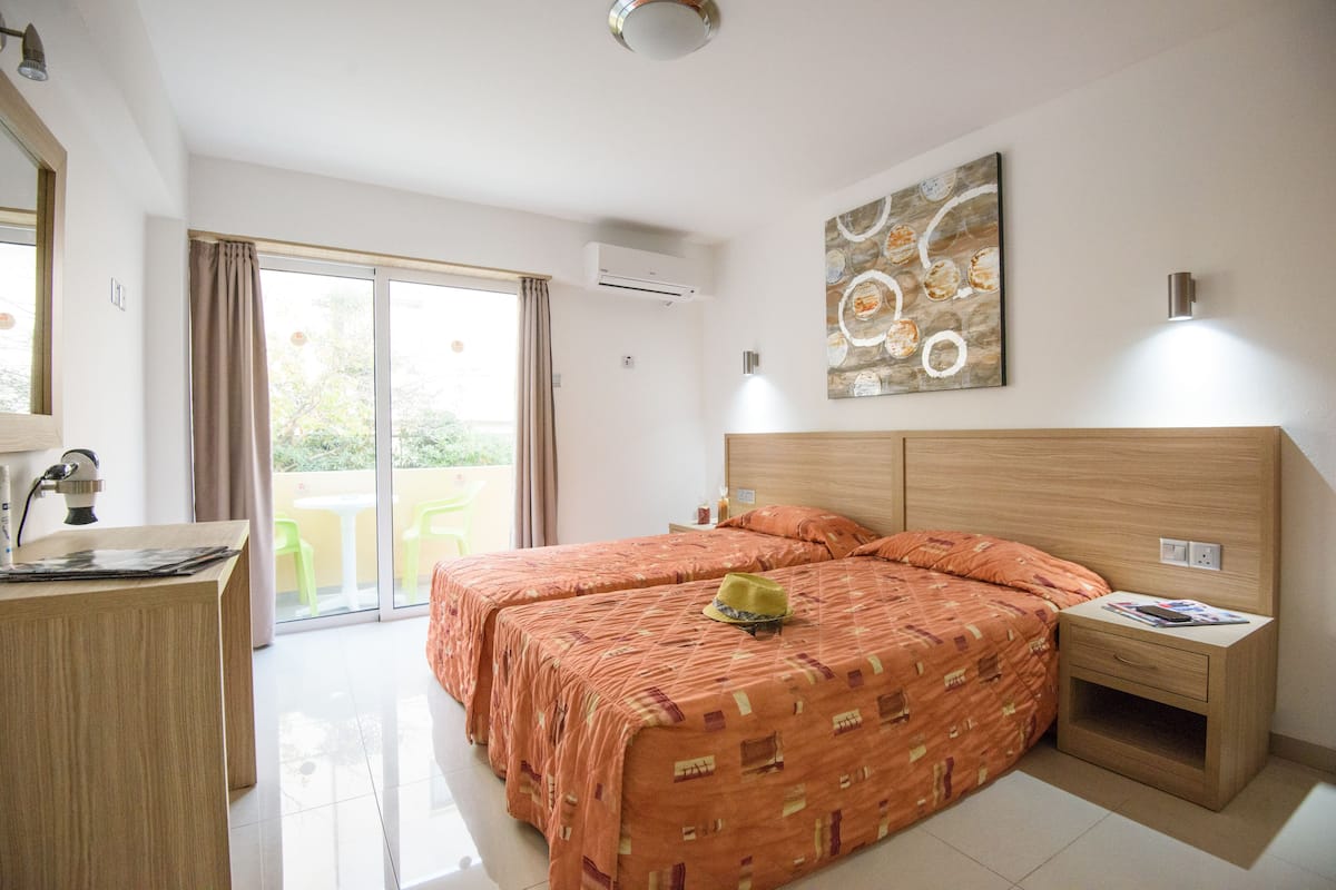 Studio Apartment, Ground Floor | 1 quarto, roupa de alta qualidade, secretária, quartos insonorizados