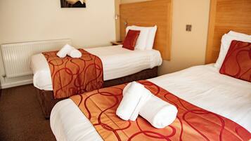 Quarto Twin Clássico | Ferro/tábua de engomar, Wi-fi grátis, roupa de cama fornecida