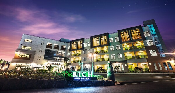 Rich Hotel - Jeju-si
