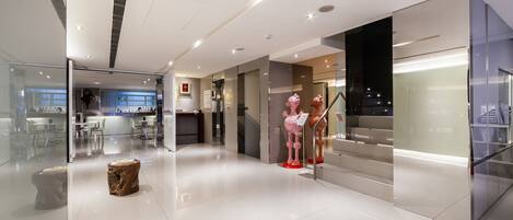 Pequeno-almoço tipo buffet diário (200 TWD por pessoa)