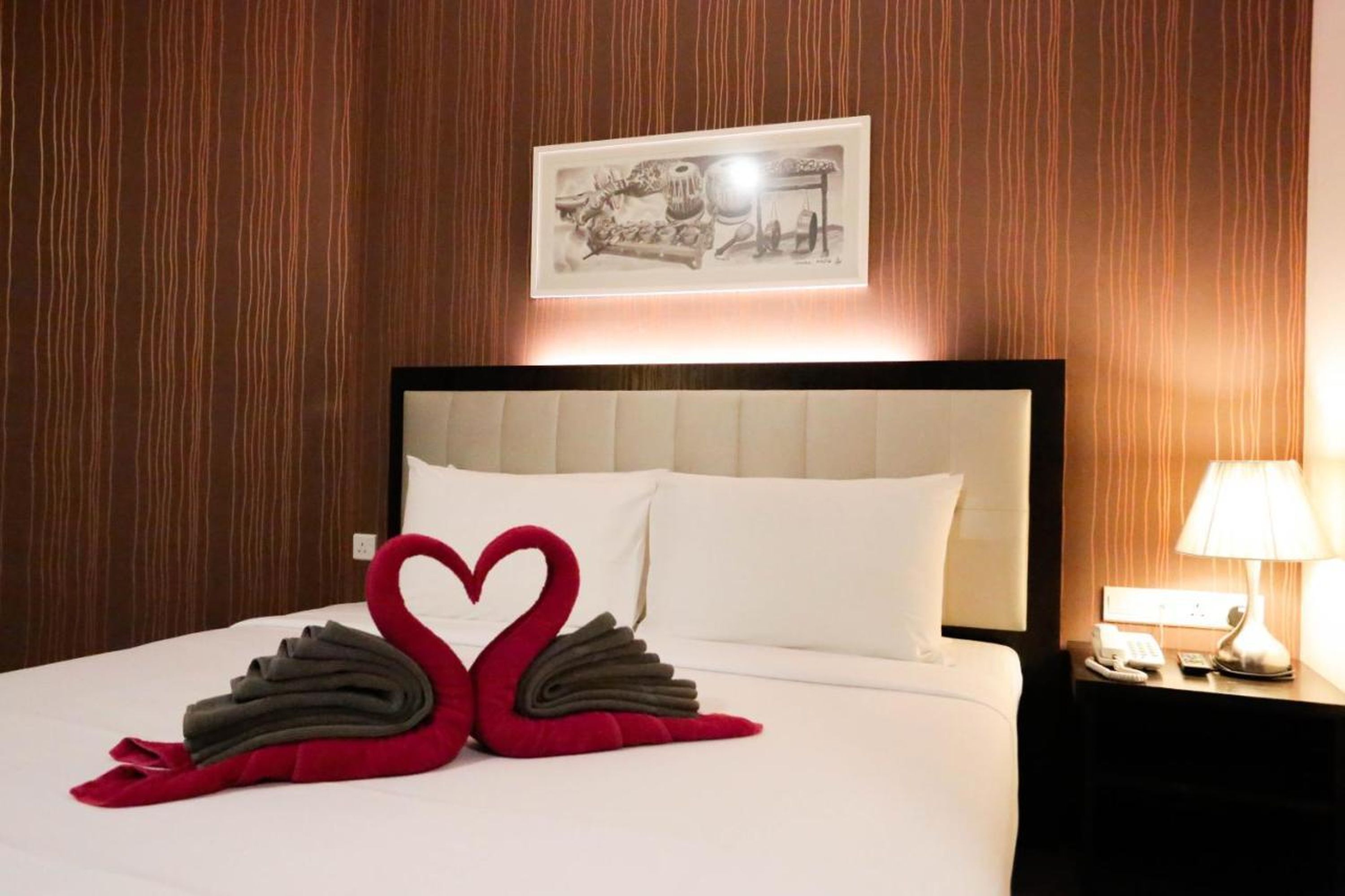 Quarto Duplo Deluxe | 1 quarto, minibar, cofre no quarto, secretária 