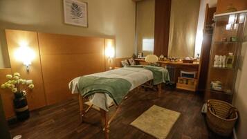 Massagens de pedras quentes, massagens musculares profundas