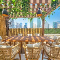 4 restaurantes: servem pequenos-almoços, almoços, jantares e brunches