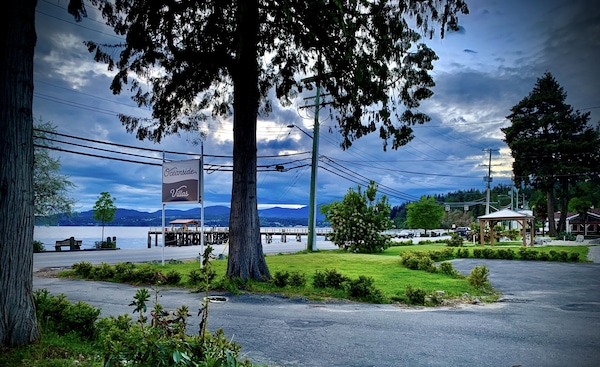 Oceanside Villas - Sechelt