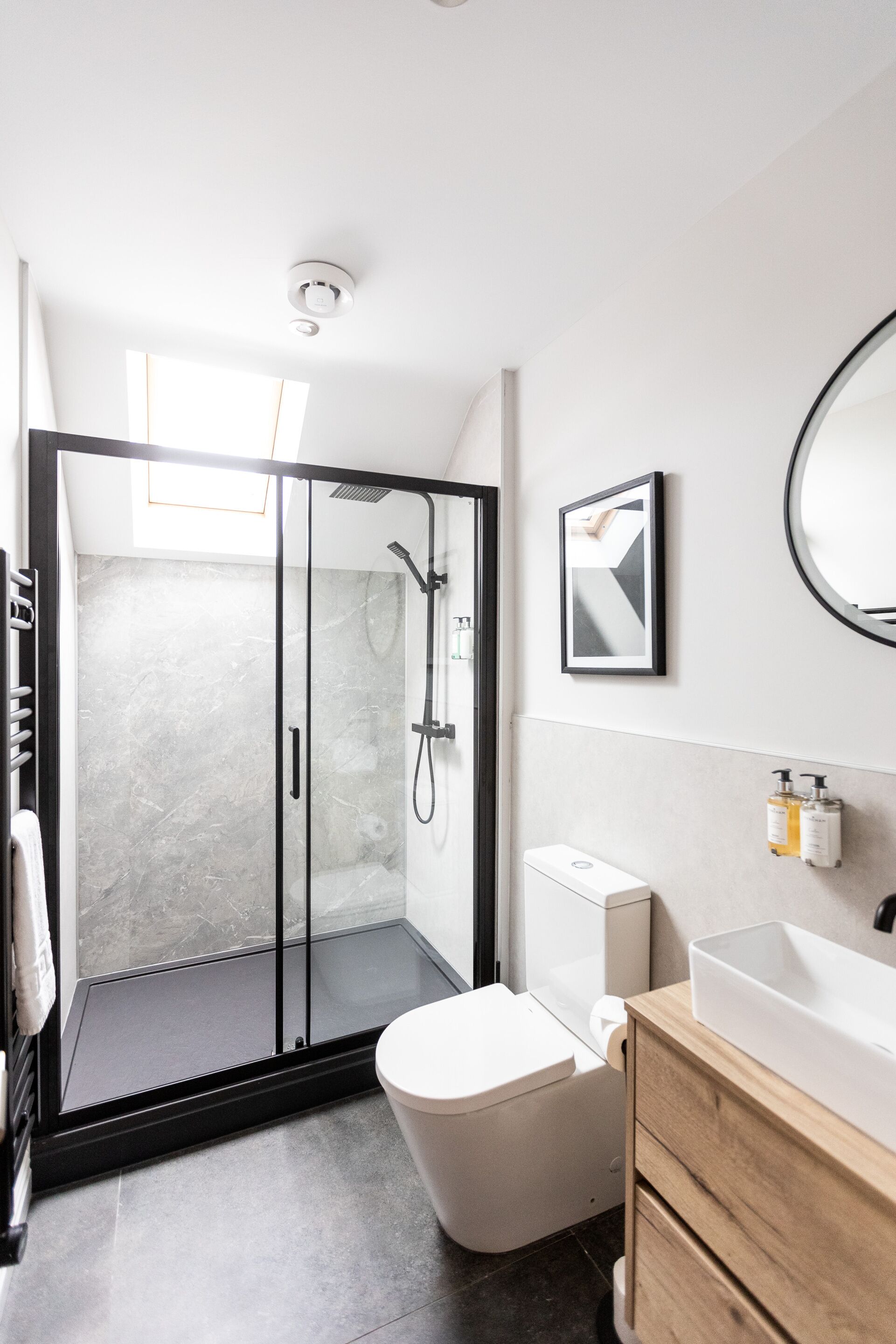 Quarto casal superior, suíte | Banheiro