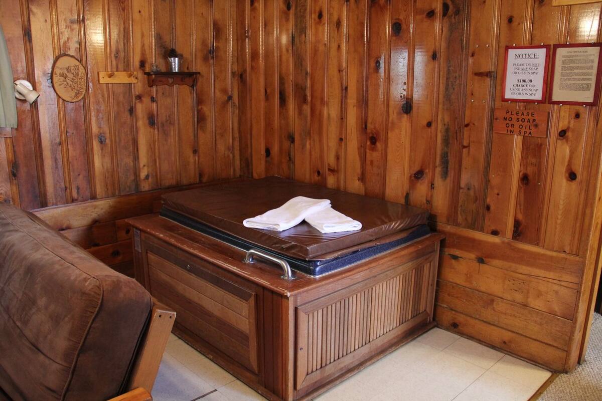 Casa de Campo de Luxo (Cabin 9 - In Room Hot Tub) | Comodidade do quarto