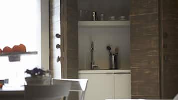 Suite Superior, 1 quarto, Vista para a cidade | Sala de estar | TV de ecrã plano