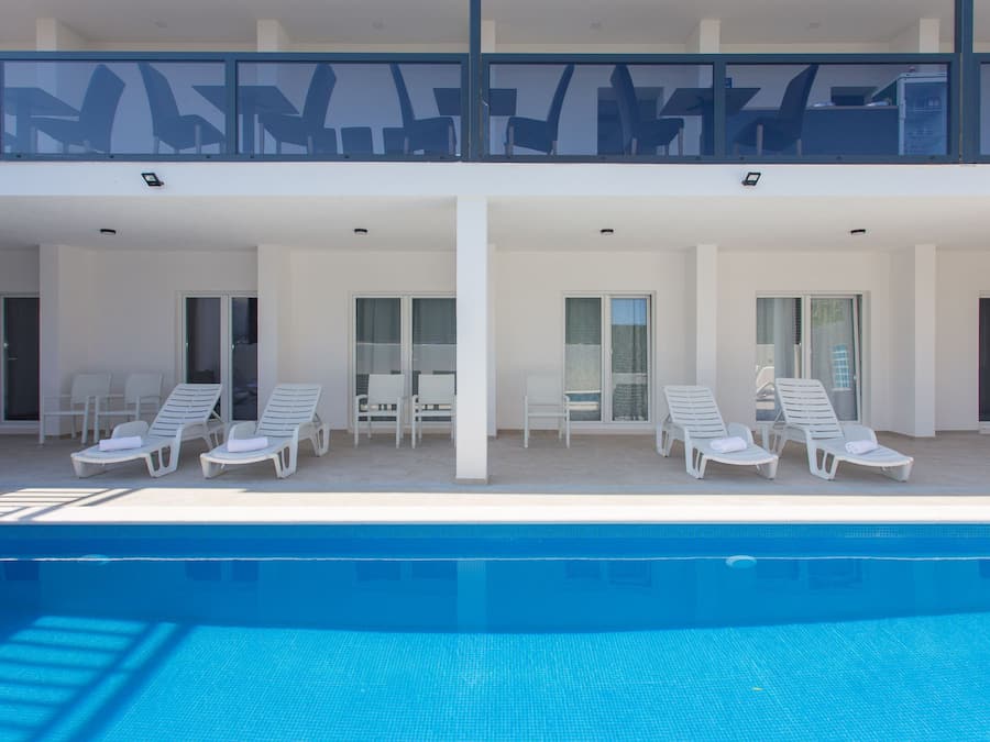 Piscina exterior sazonal