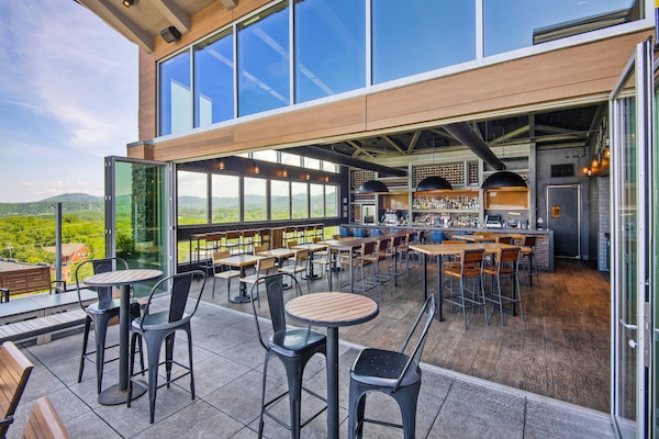 2 bares/lounges, este bar no terraço do hotel