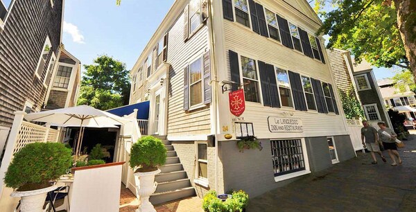 Languedoc Inn & 3 Hussey St Guest House - Nantucket, MA