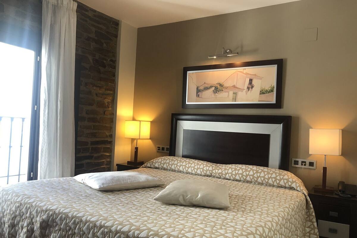 Secretária, secretária adequada para computadores portáteis