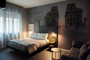 Quarto casal superior | Frigobar (abastecido com alguns itens grátis), cofres nos quartos