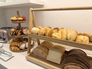 Pequeno-almoço tipo buffet diário incluído 
