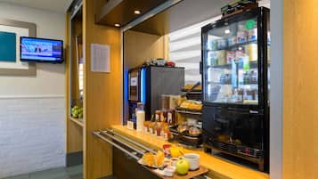 Café da manhã com buffet todos os dias mediante uma taxa