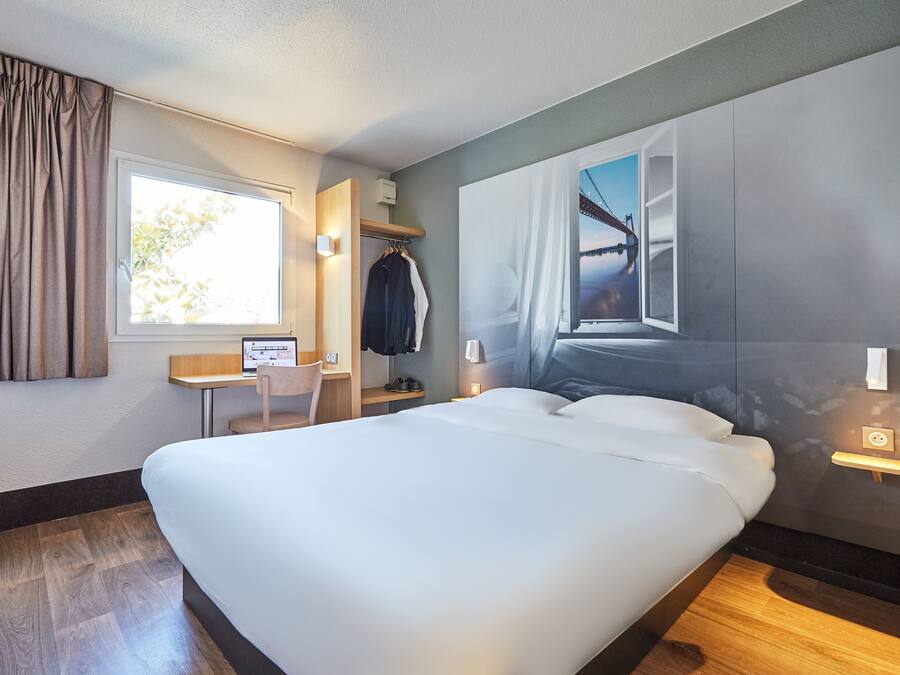 Quarto casal, para não fumantes | Roupas de cama premium, escrivaninha, quartos à prova de som