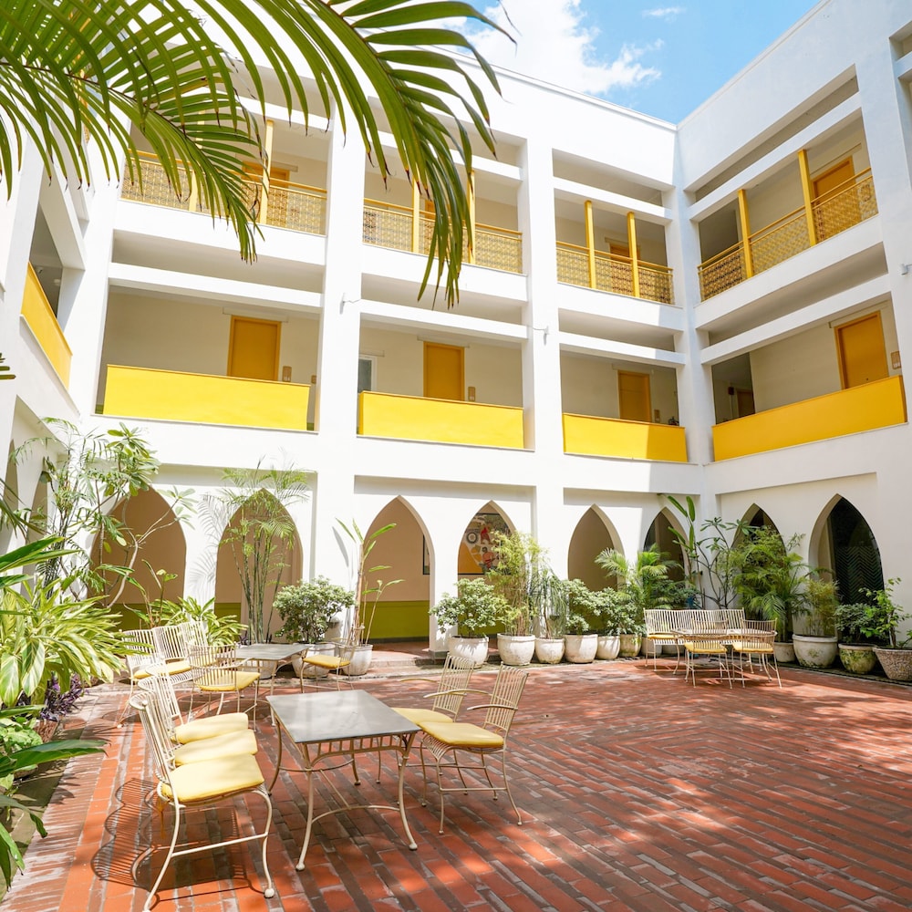 Bloom Boutique - Signature Towers - Gurugram