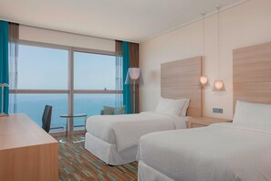 Quarto Premium, 2 camas individuais, vista para o mar | Roupa de alta qualidade, edredões de penas, camas de colchão pillowtop 