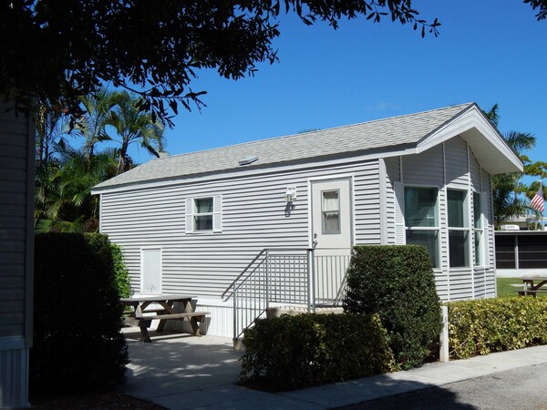 ロード ランナー トラベル リゾート - キャラバン パーク - Fort Pierce, FL