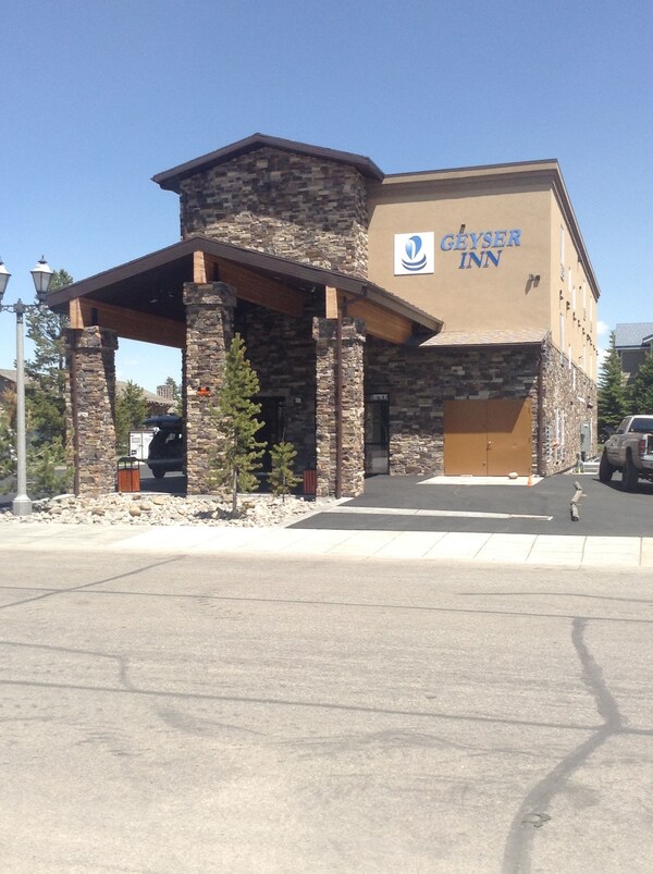 Geyser Inn - West Yellowstone, MT