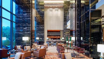 2 bares/lounges
