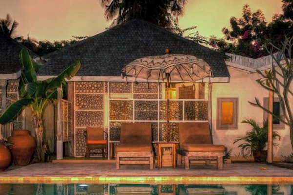 One Bedroom Bungalow with Pool View | 1 quarto, cofres nos quartos, Wi-Fi de cortesia, roupa de cama