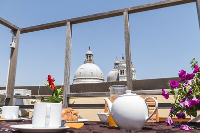 Dorsoduro Charme Apartments