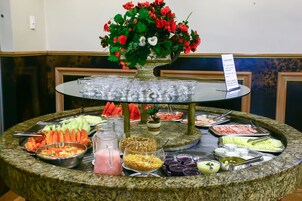 Café da manhã, almoço e jantar