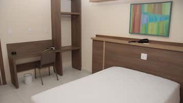 Quarto Duplo Superior | Minibar, cofre no quarto, secretária, cortinas/cortinados opacos
