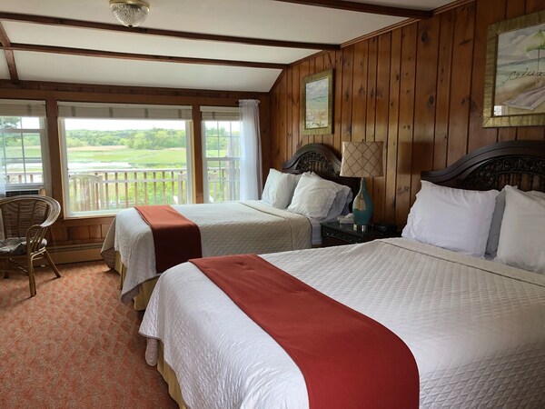 Spring Garden Inn - Cape Cod, MA